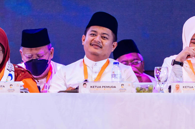 Amanah Youth chief says PAS’ Hadi as MP swore to uphold Constitution ...